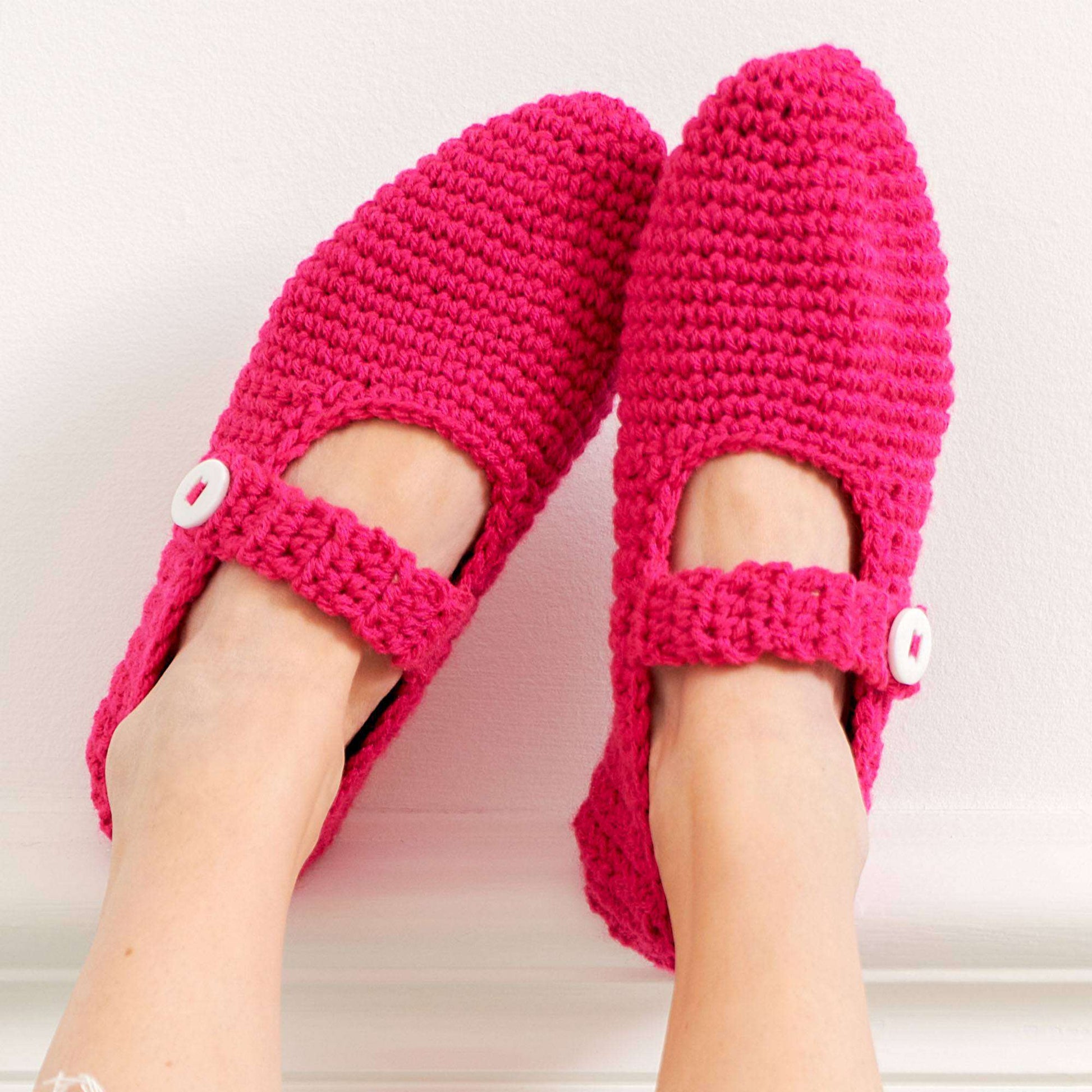 Free Easy Red Heart Slippers for the Family Crochet Pattern ...