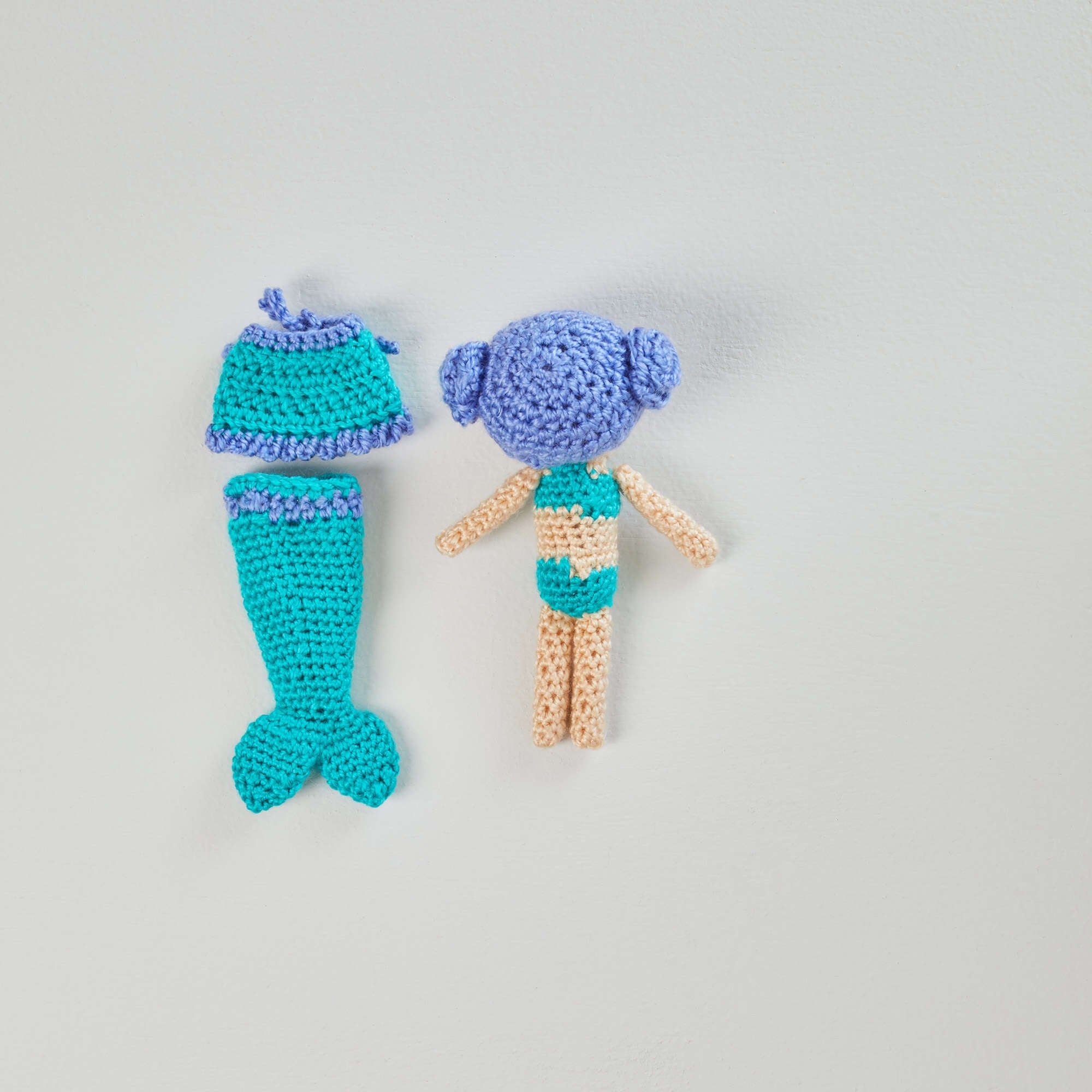 Free Red Heart Dia & Mia Mermaid Crochet Pattern | Yarnspirations