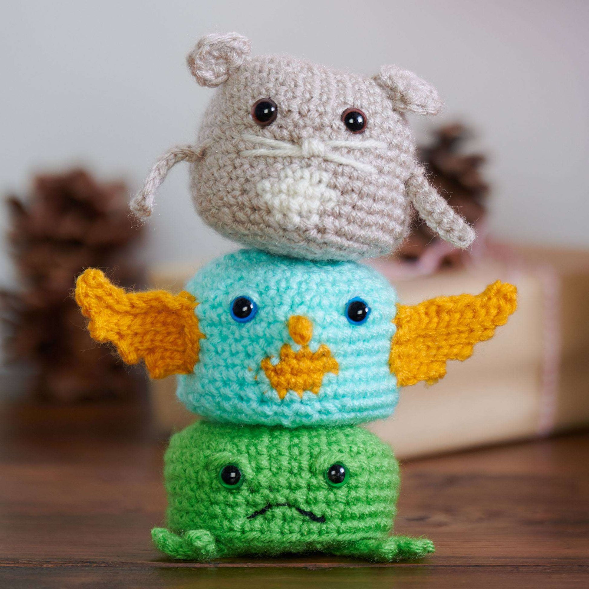 Free Easy Red Heart Cartoon Mouse Toy Crochet Pattern | Yarnspirations