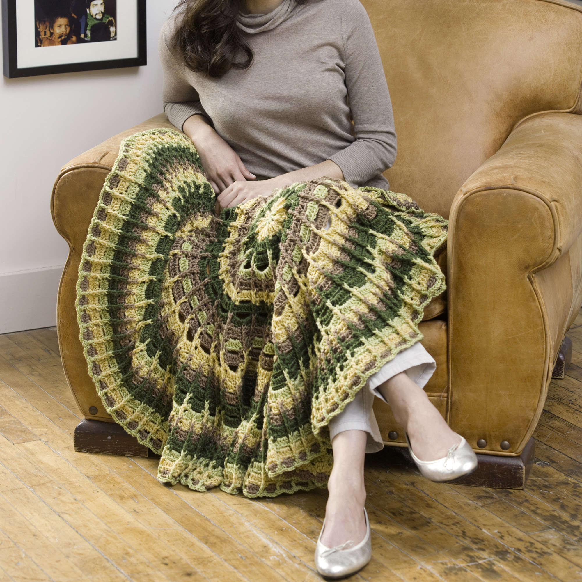 Free Easy Red Heart Circle Afghan Crochet Pattern | Yarnspirations