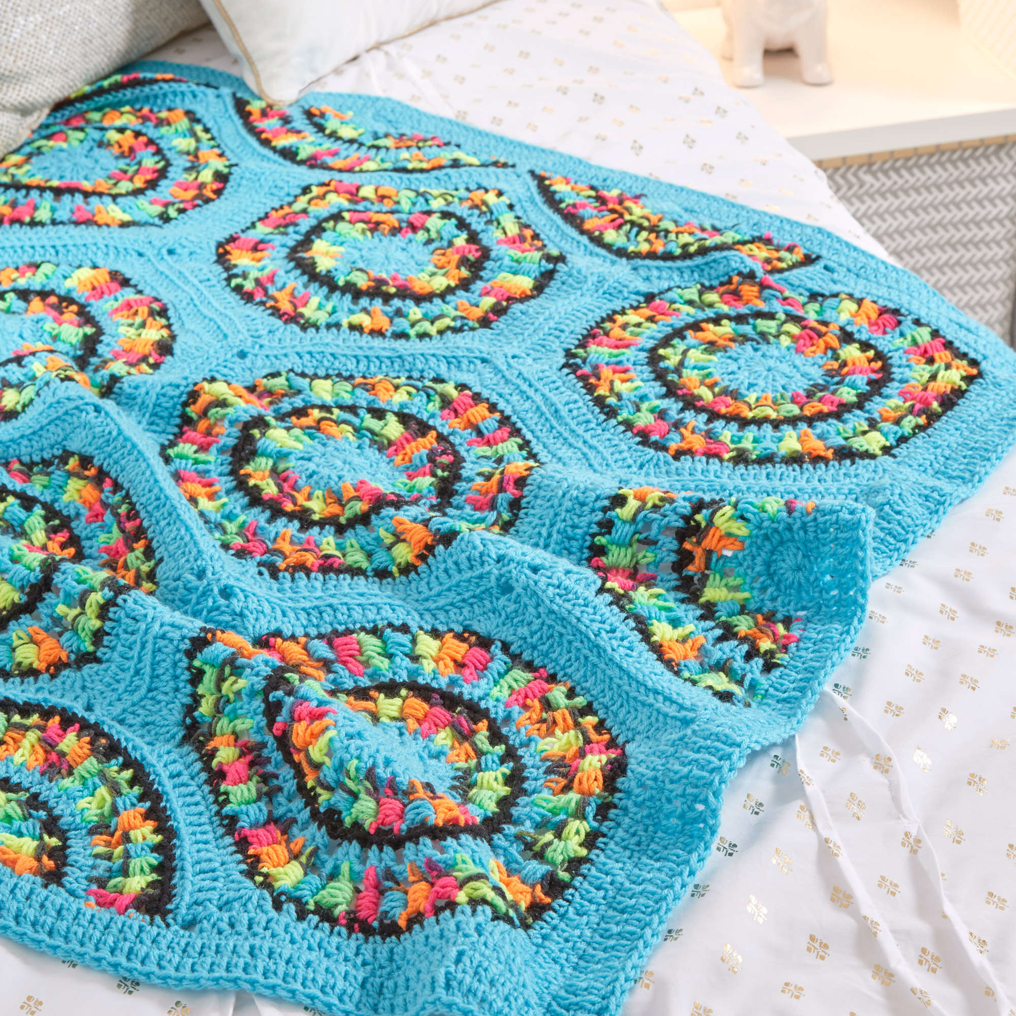 Free Red Heart Retrospective Throw Crochet Pattern | Yarnspirations