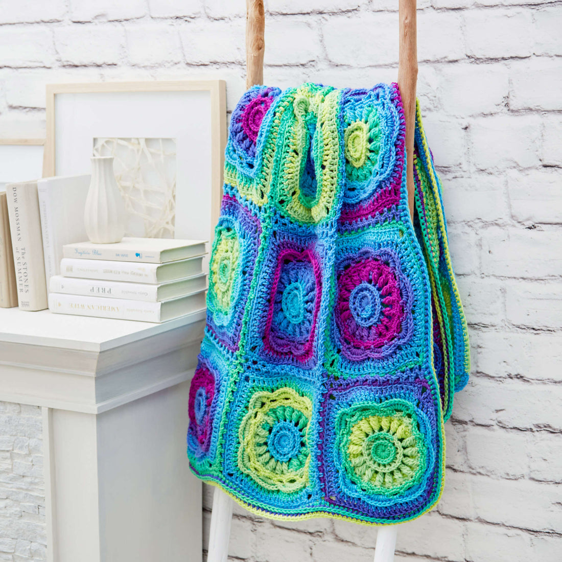 Free Red Heart Floral Beauty Throw Crochet Pattern | Yarnspirations