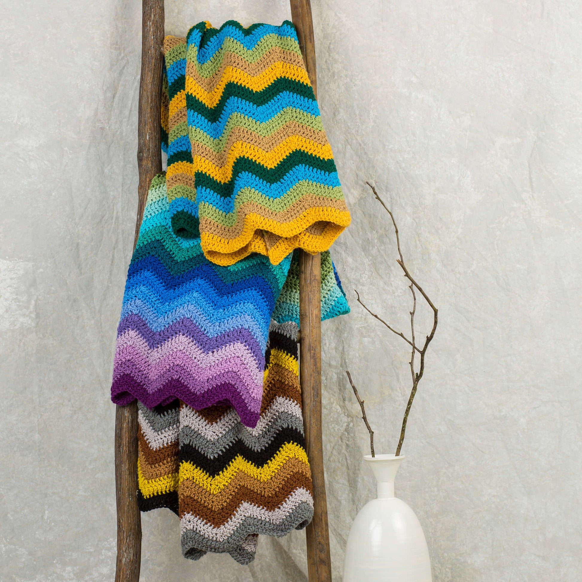 Red Heart 5-Color Radiating Ripple Throw | Yarnspirations