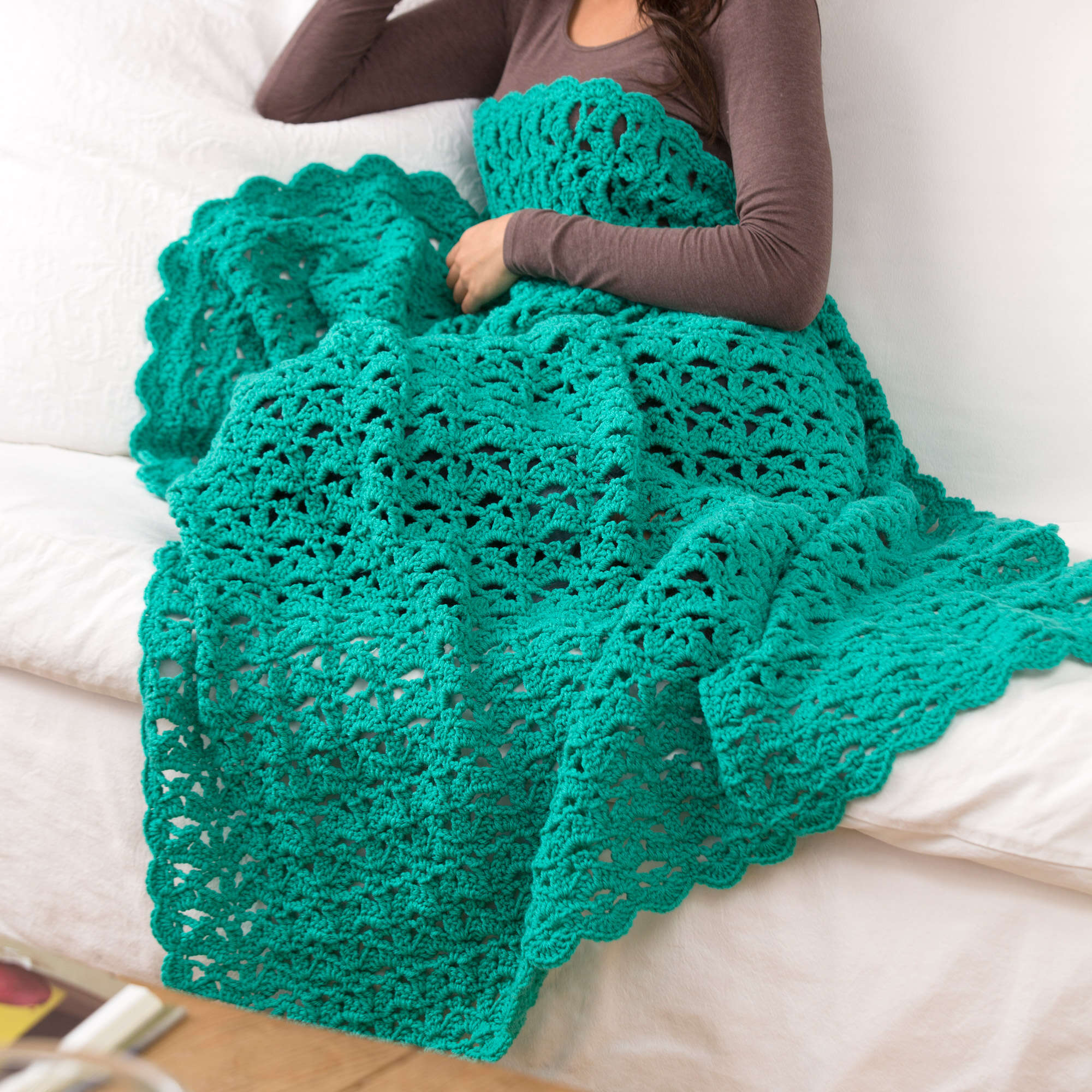 Free Red Heart Aqueous Throw Crochet Pattern | Yarnspirations