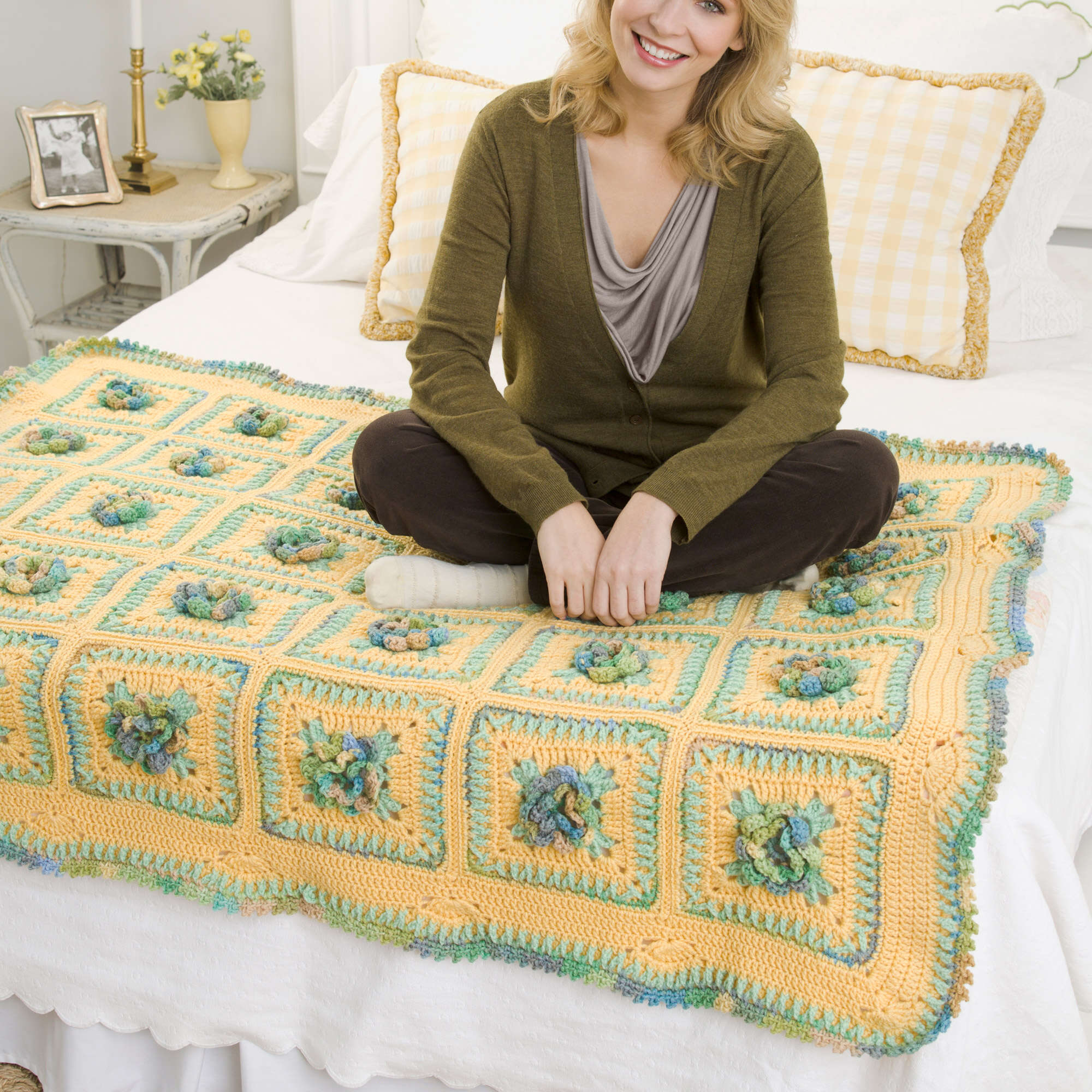 Free Red Heart Country Floral Throw Crochet Pattern | Yarnspirations