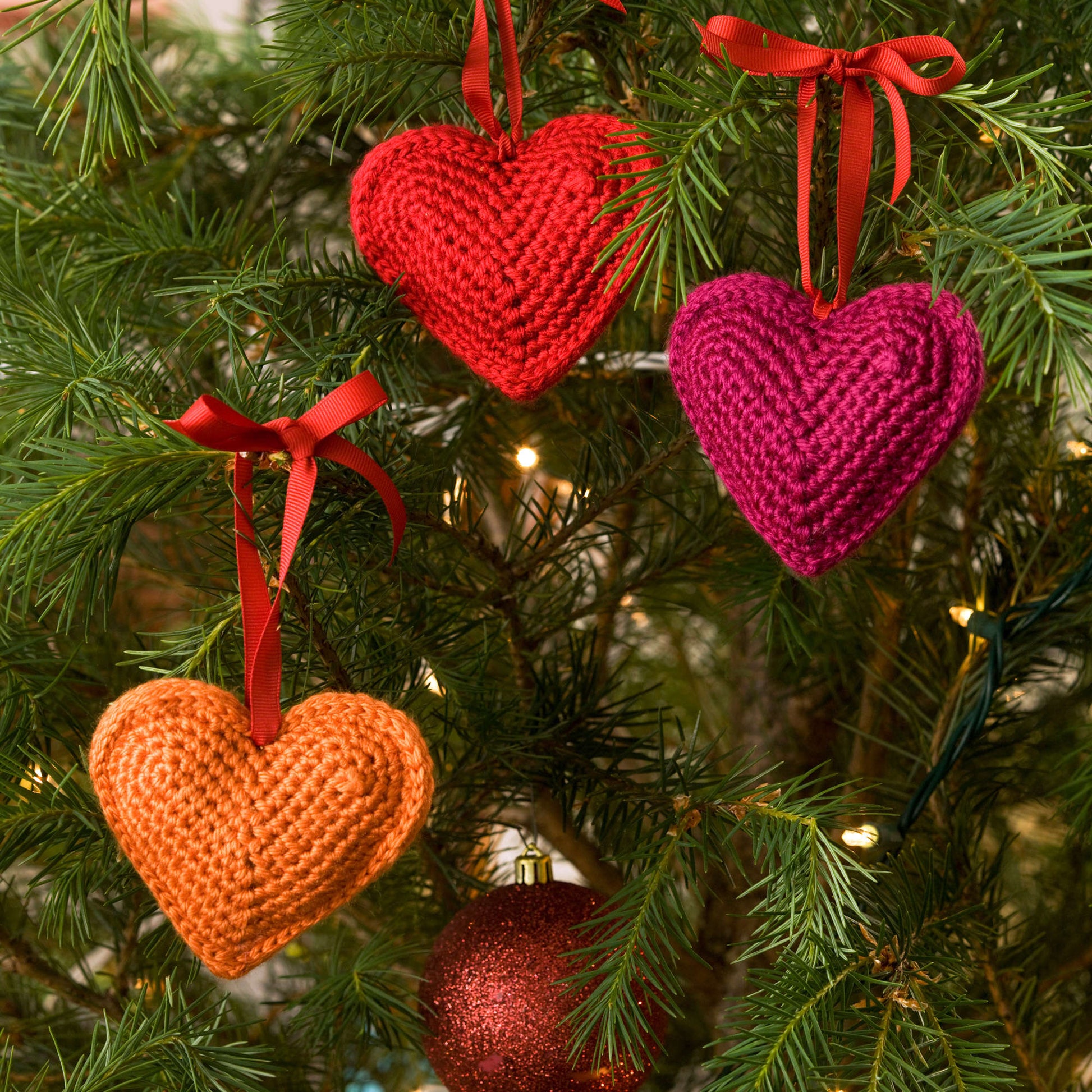 Free Easy Red Heart Tree Hearts Crochet Pattern | Yarnspirations