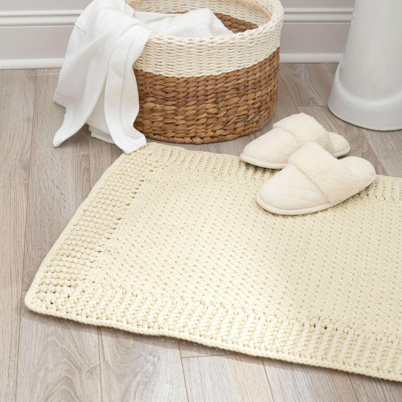Free Easy Red Heart Home Spa Bath Mat Crochet Pattern | Yarnspirations