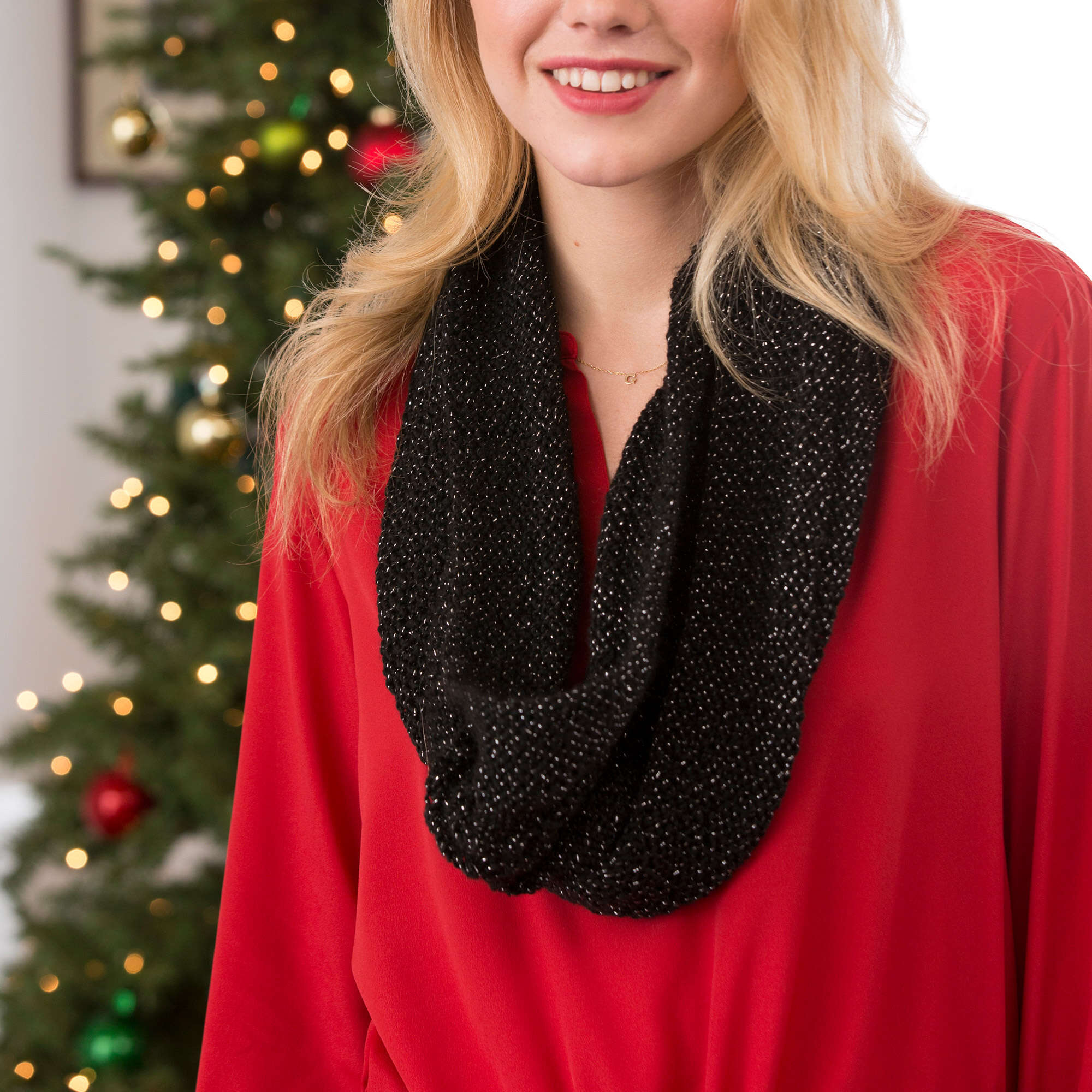 Free Easy Red Heart Holiday Cowl Knitting Pattern | Yarnspirations