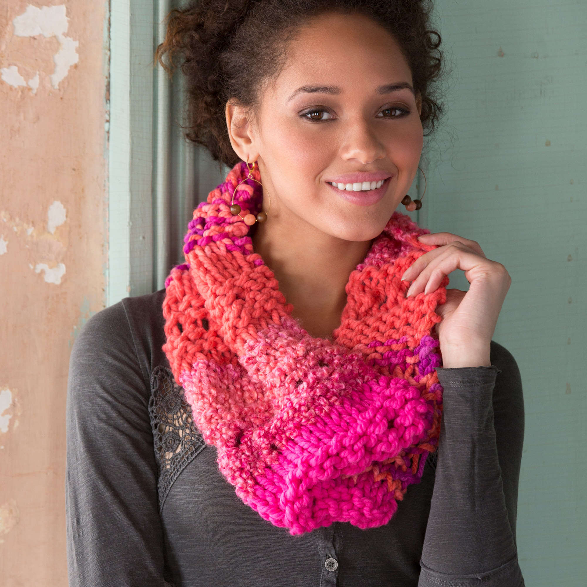Free Easy Red Heart Multi-Textured Cowl Knitting Pattern | Yarnspirations