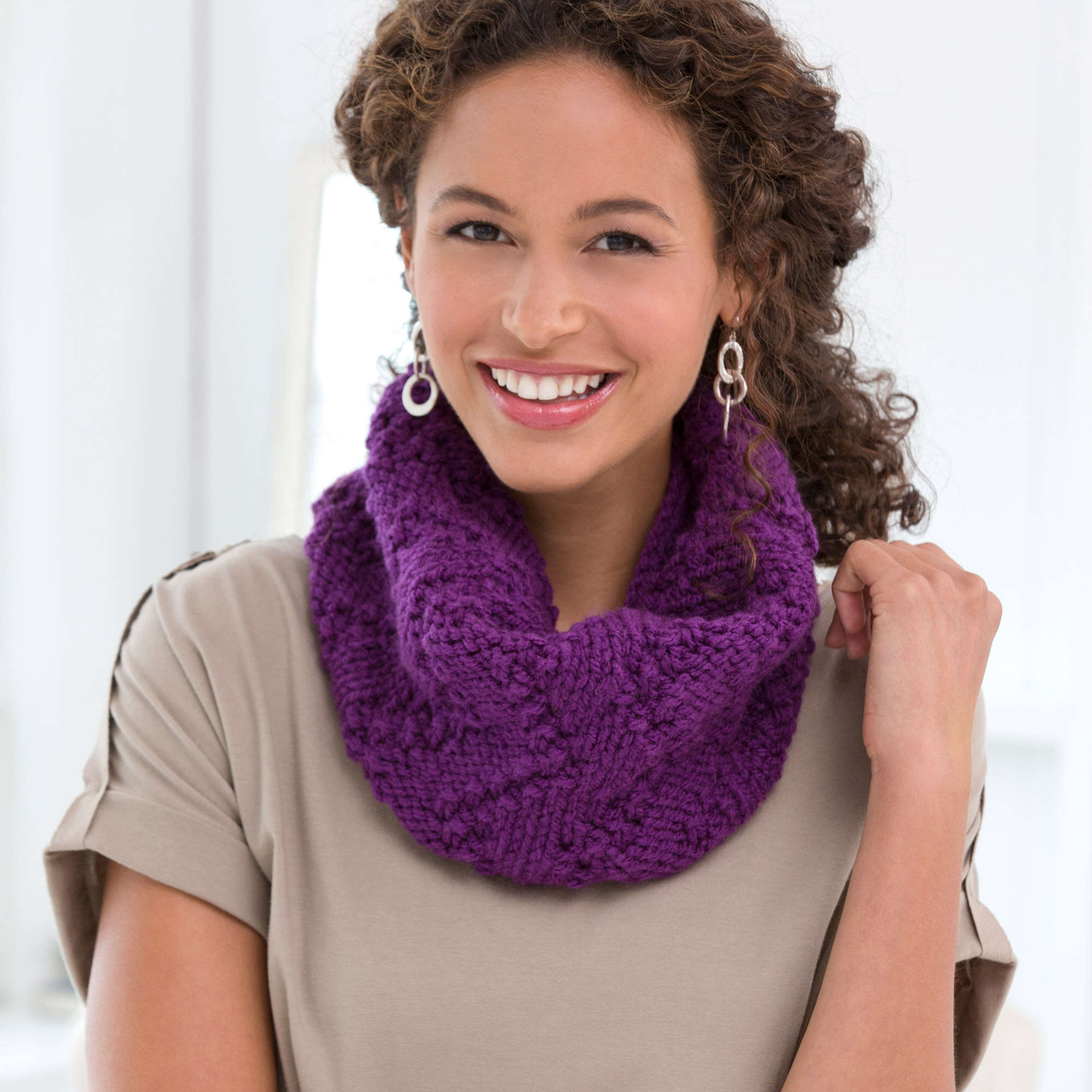 Free Easy Red Heart Marching Arrows Cowl Knitting Pattern | Yarnspirations