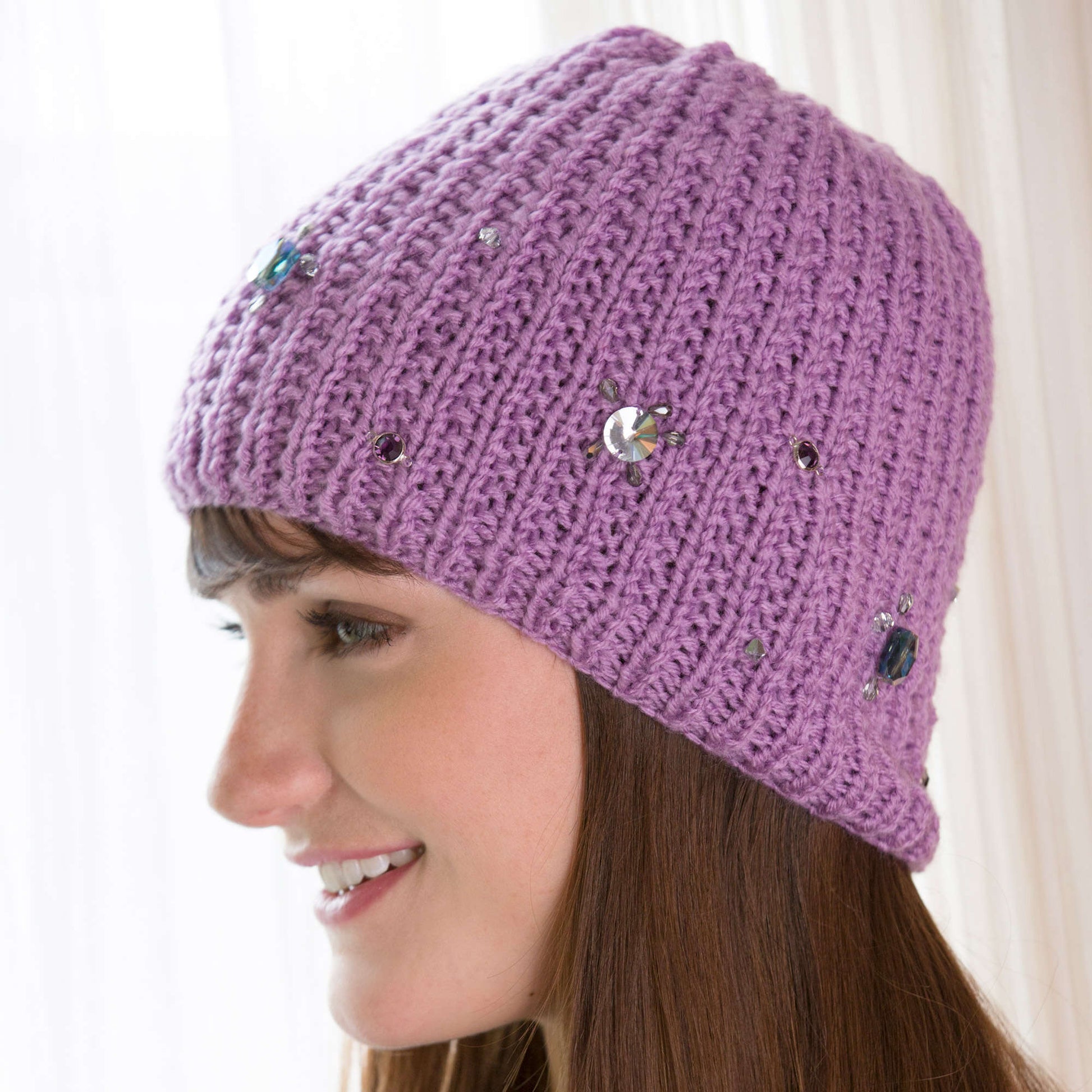 Free Easy Red Heart Bling Beanie Knitting Pattern | Yarnspirations
