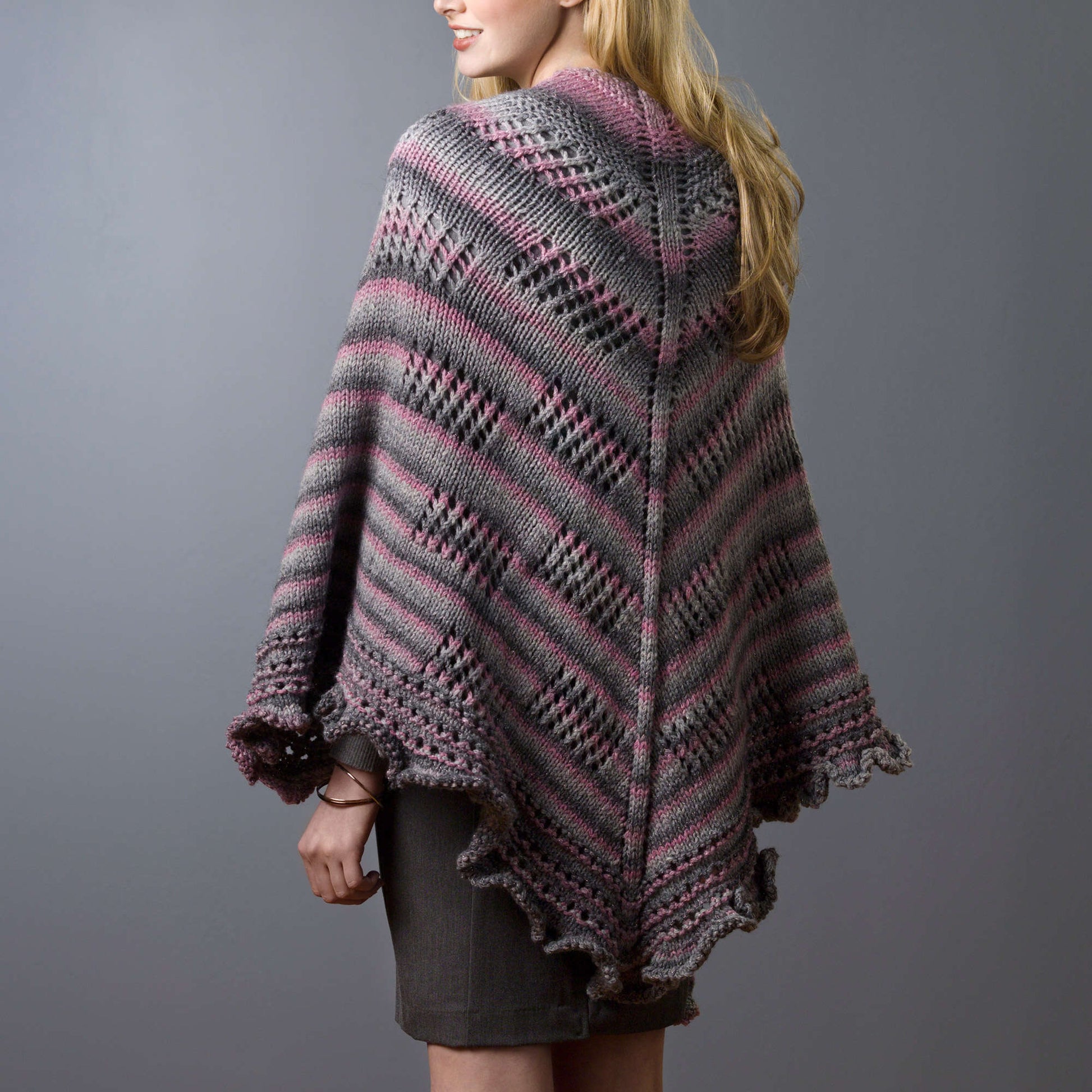 Free Red Heart Ruffle & Wrap Knitting Pattern | Yarnspirations