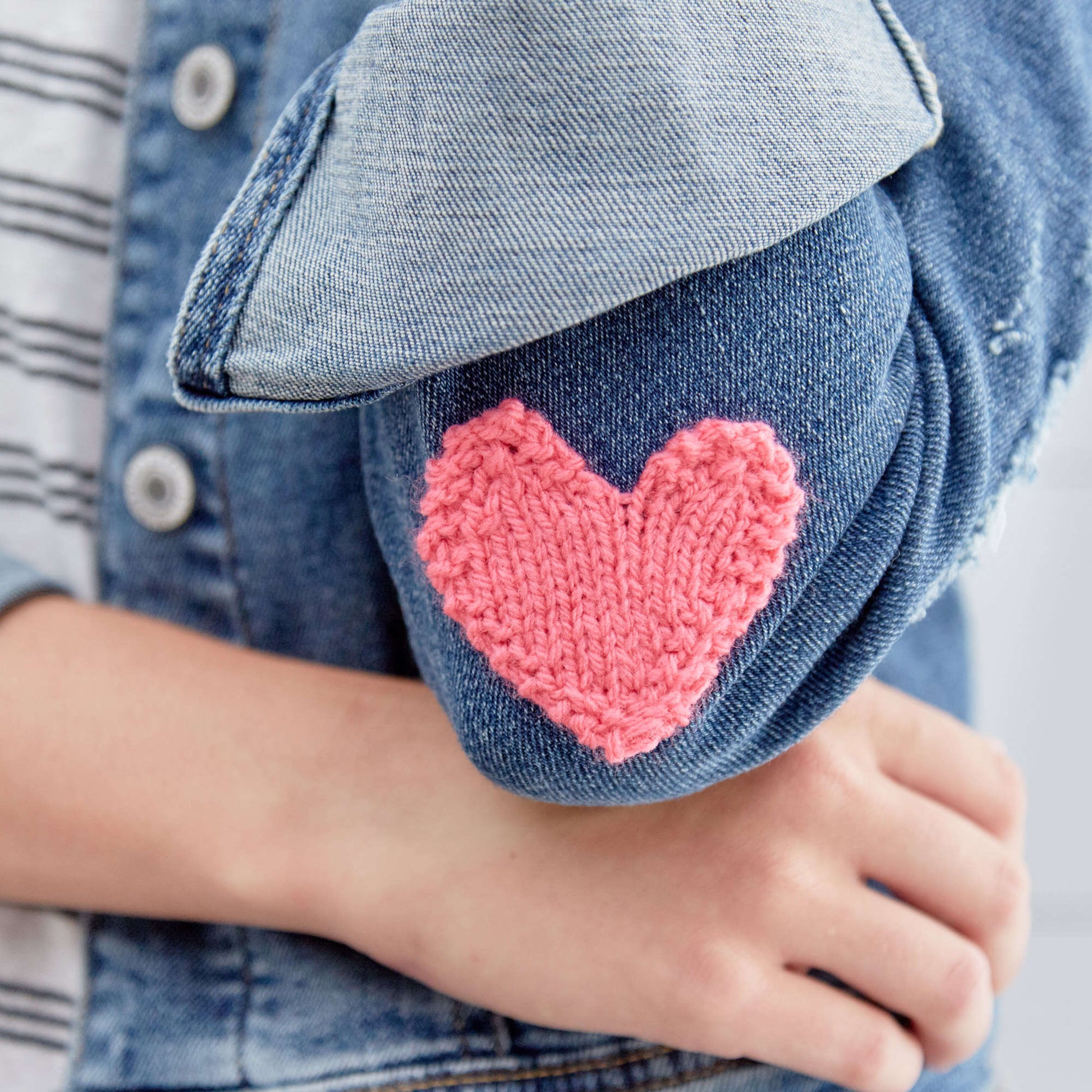 Free Easy Red Heart Heart Applique Knitting Pattern | Yarnspirations