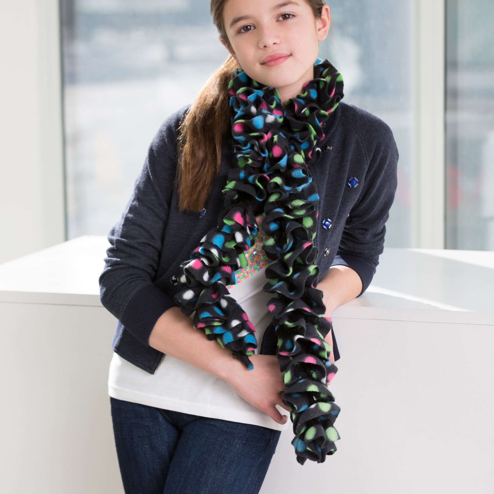 Free Easy Red Heart Ruffled Warmth Scarf Knitting Pattern | Yarnspirations