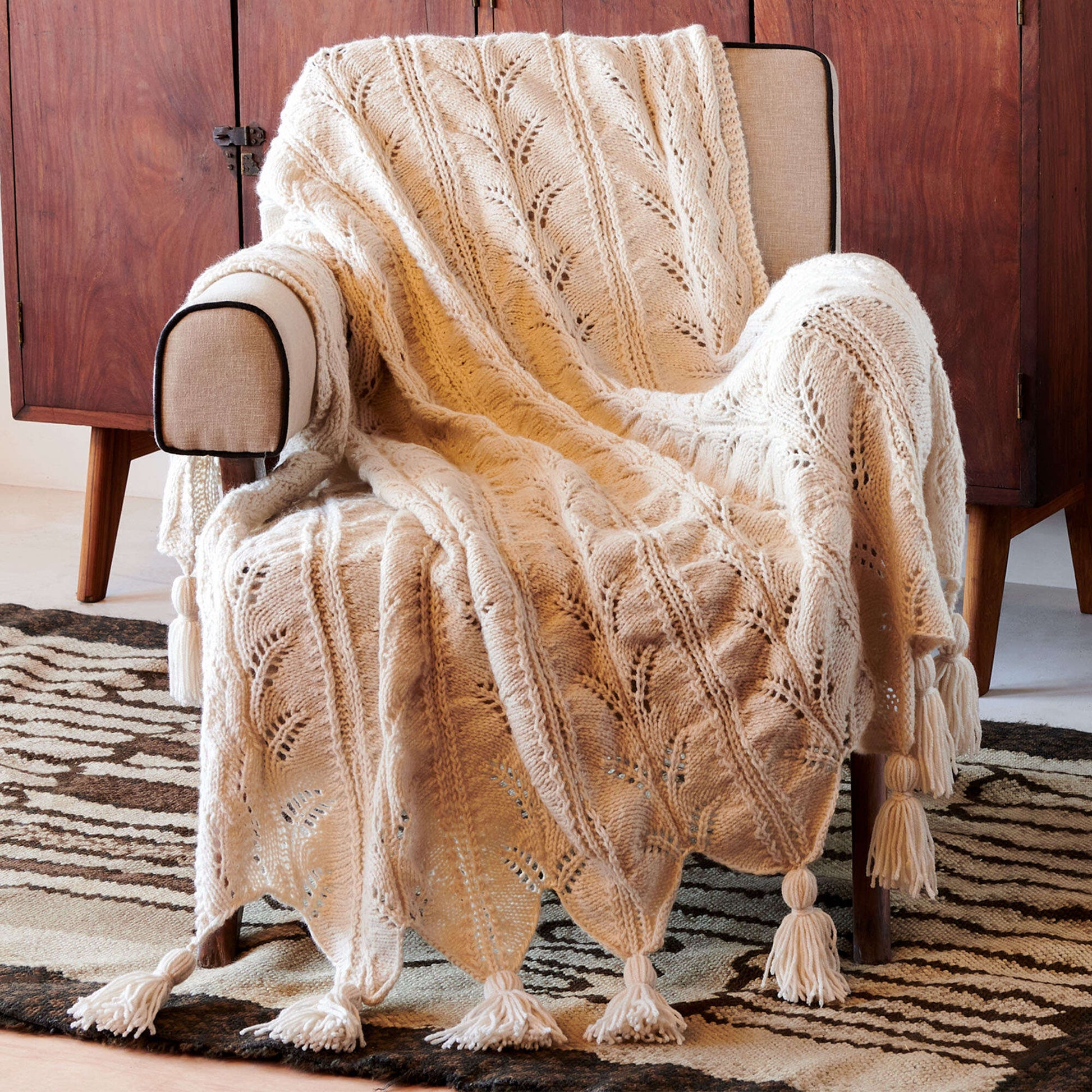 Red Heart Hawaiian Lacy Fern Throw | Yarnspirations