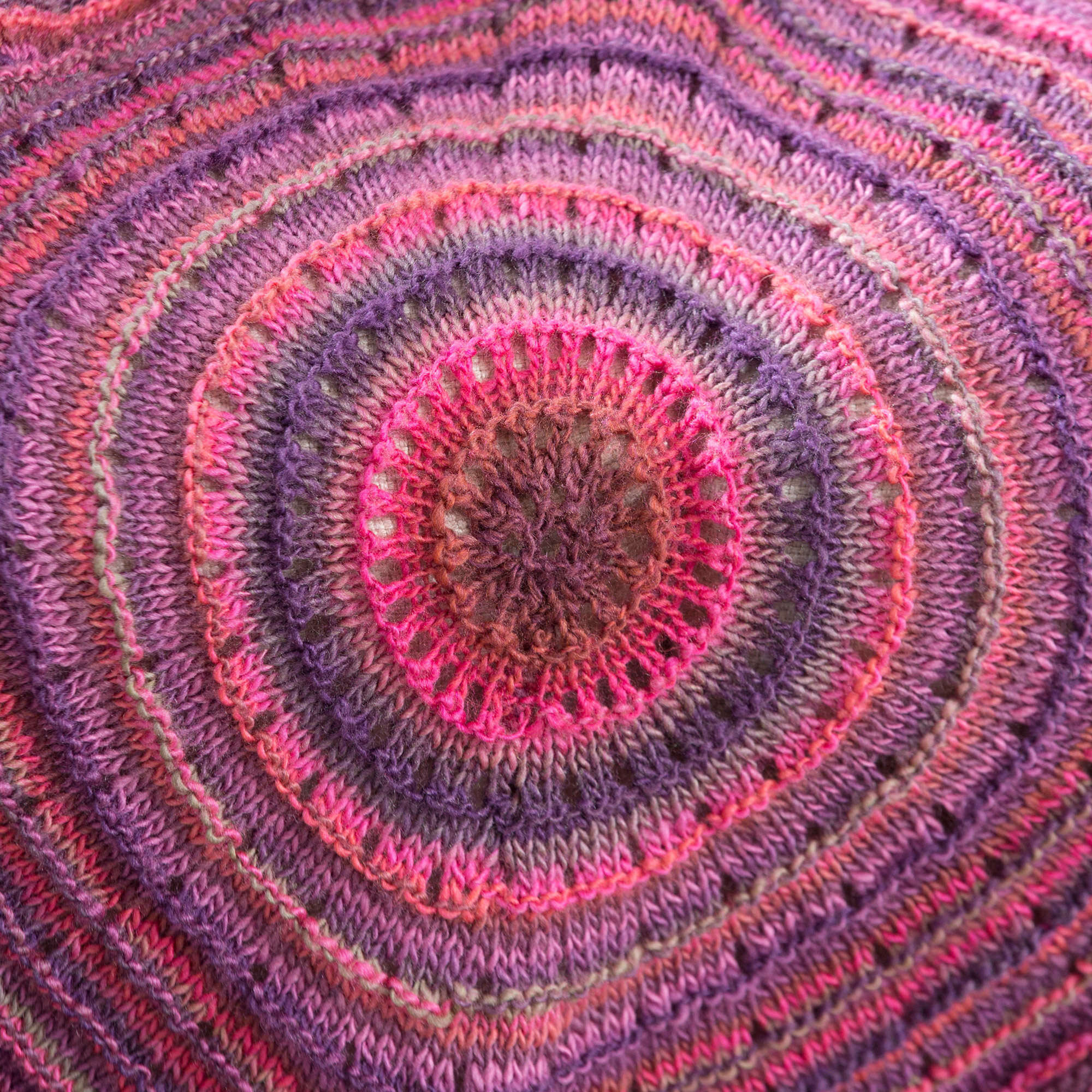 Free Red Heart Squared Shades Throw Knitting Pattern | Yarnspirations