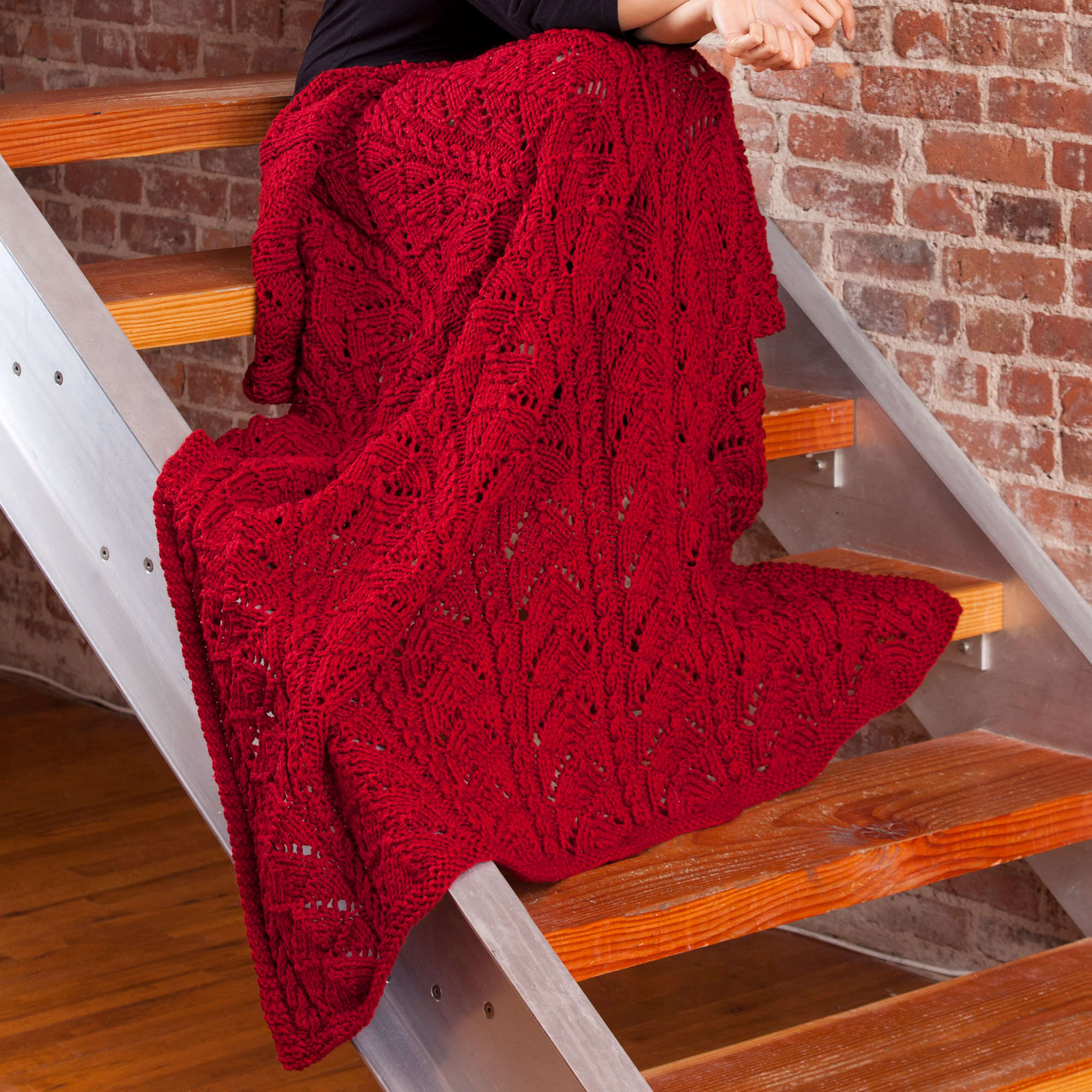 Free Red Heart Fans & Cables Throw Knitting Pattern | Yarnspirations