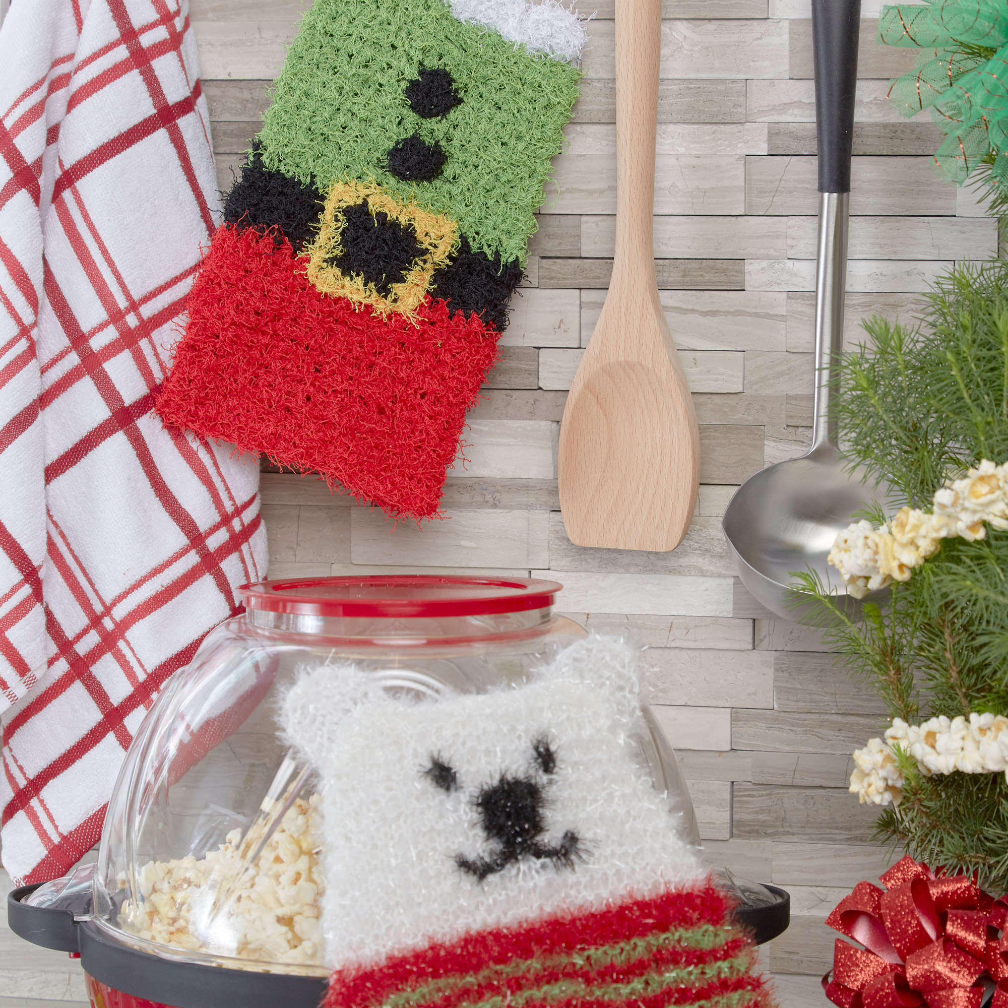 Free Easy Red Heart Polar Bear Scrubby Mitt Knitting Pattern ...