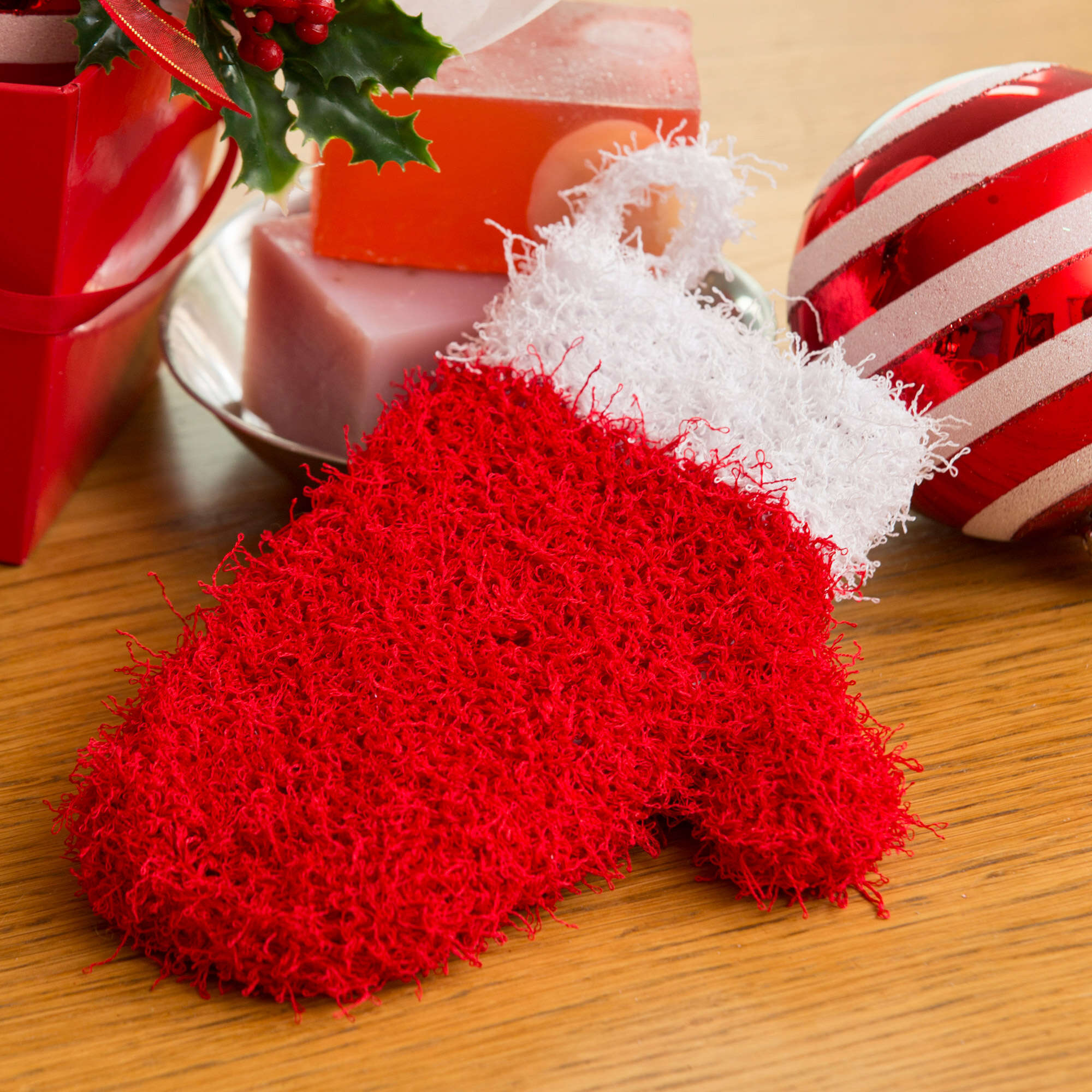 Free Easy Red Heart Holiday Mitten Scrubby Knitting Pattern ...