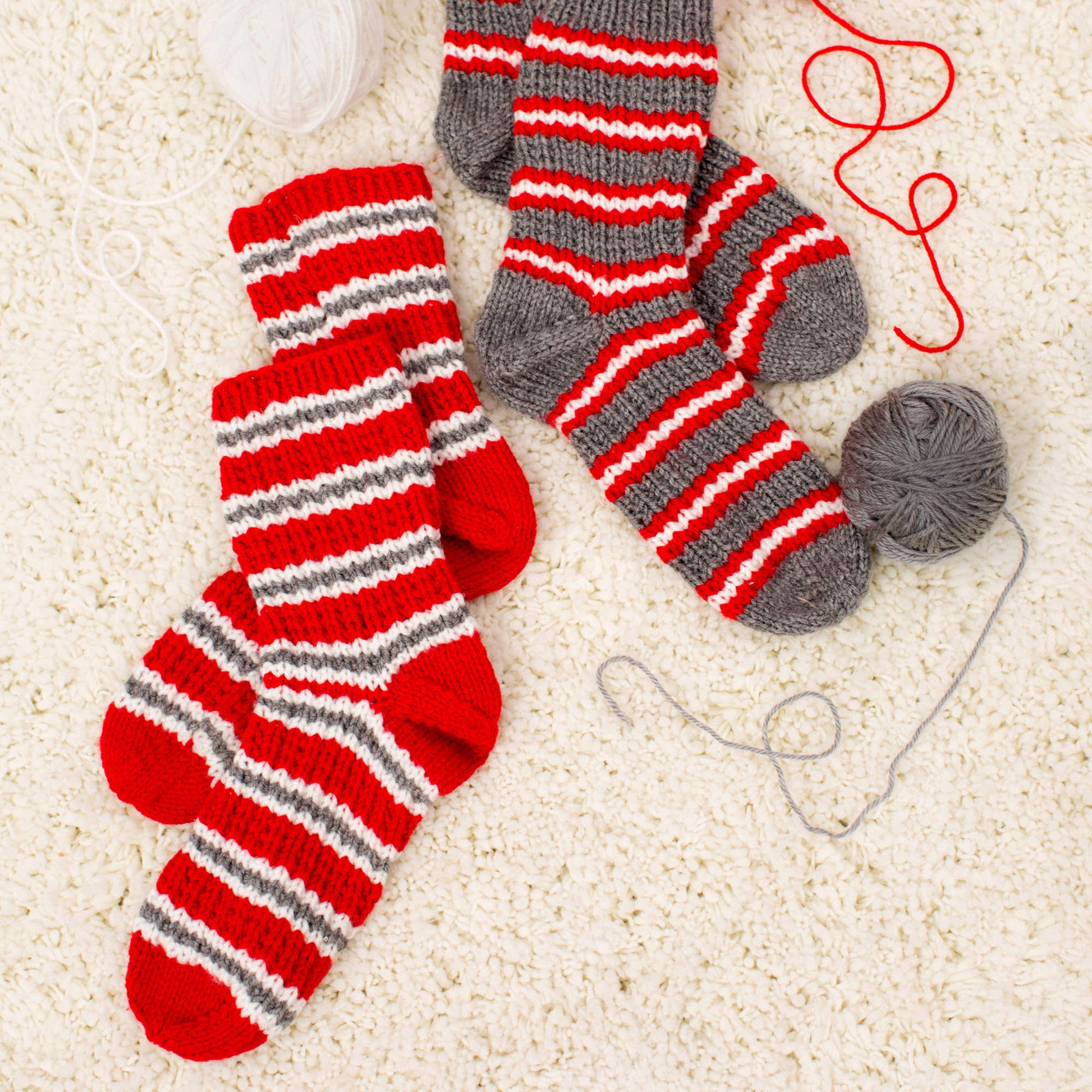 Free Red Heart Cozy Slipper Socks Knitting Pattern | Yarnspirations