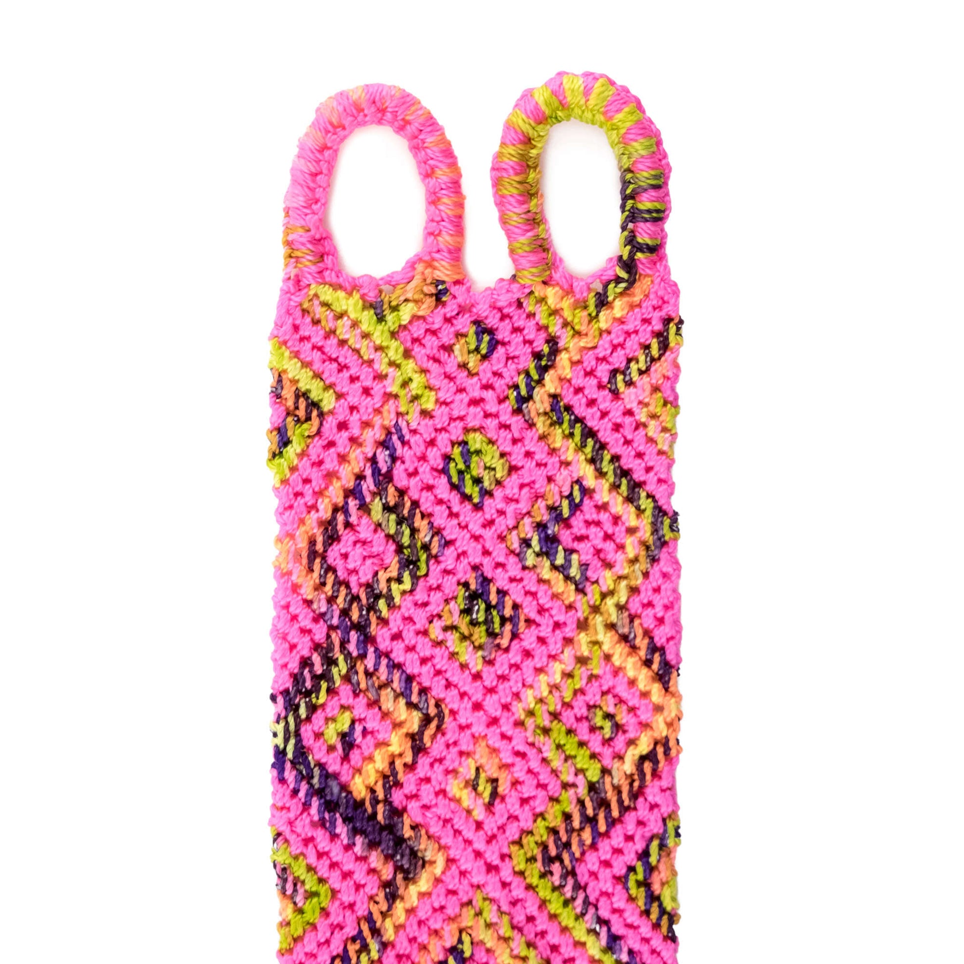 Free Easy Red Heart Buttoned Cuff Macramé Bracelet Pattern | Yarnspirations