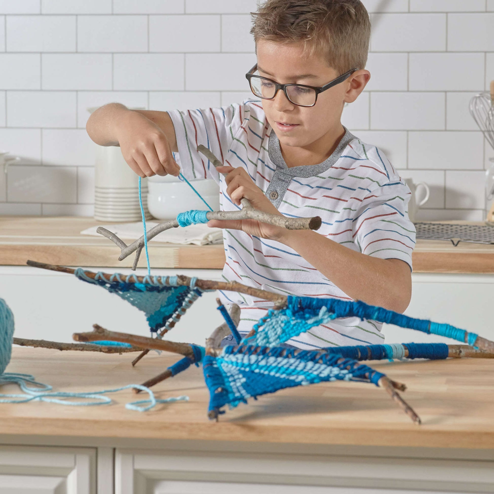 Free Beginner Red Heart Stick Weaving Craft Pattern | Yarnspirations