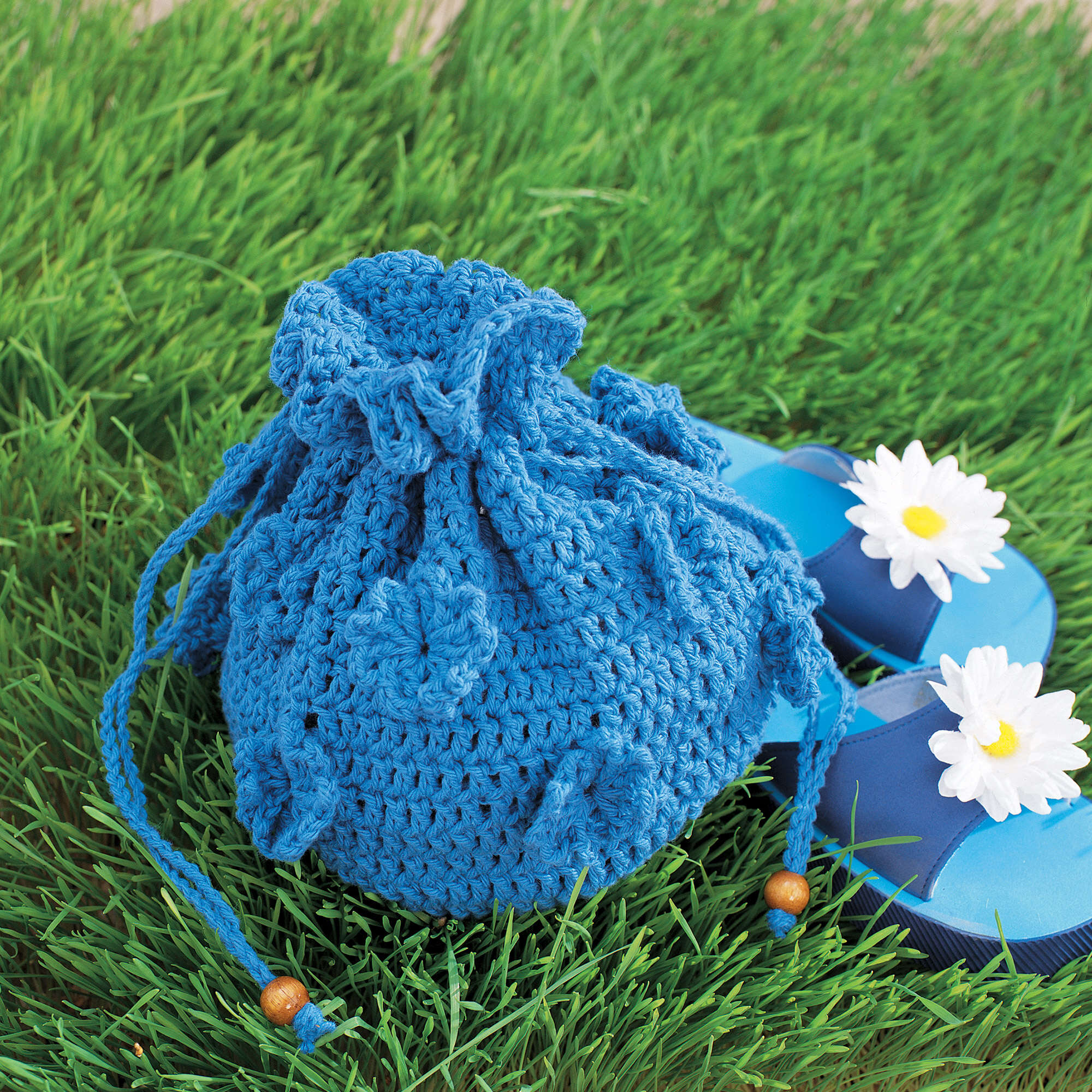 Free Easy Lily Sugar'n Cream Spring Bag Crochet Pattern | Yarnspirations