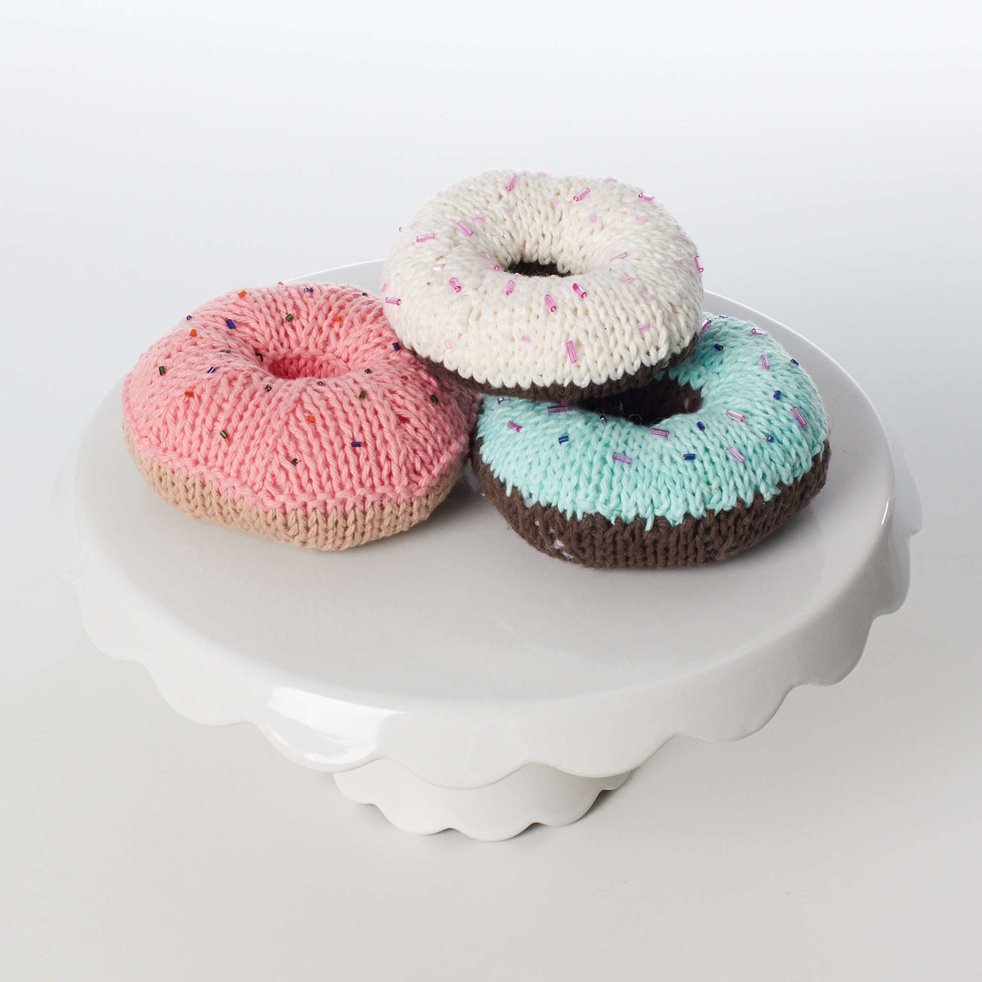 Free Easy Lily Sugar'n Cream Donuts! Knitting Pattern | Yarnspirations