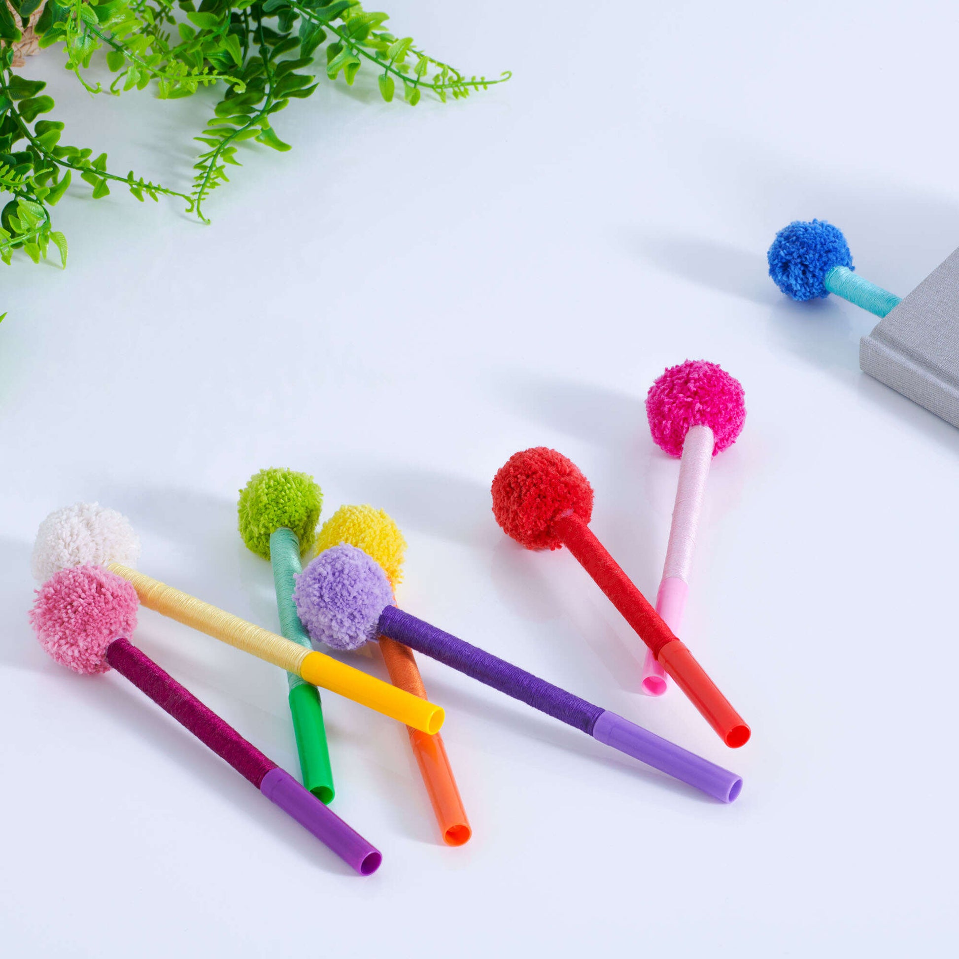 Lily Festive Fun Markers | Yarnspirations